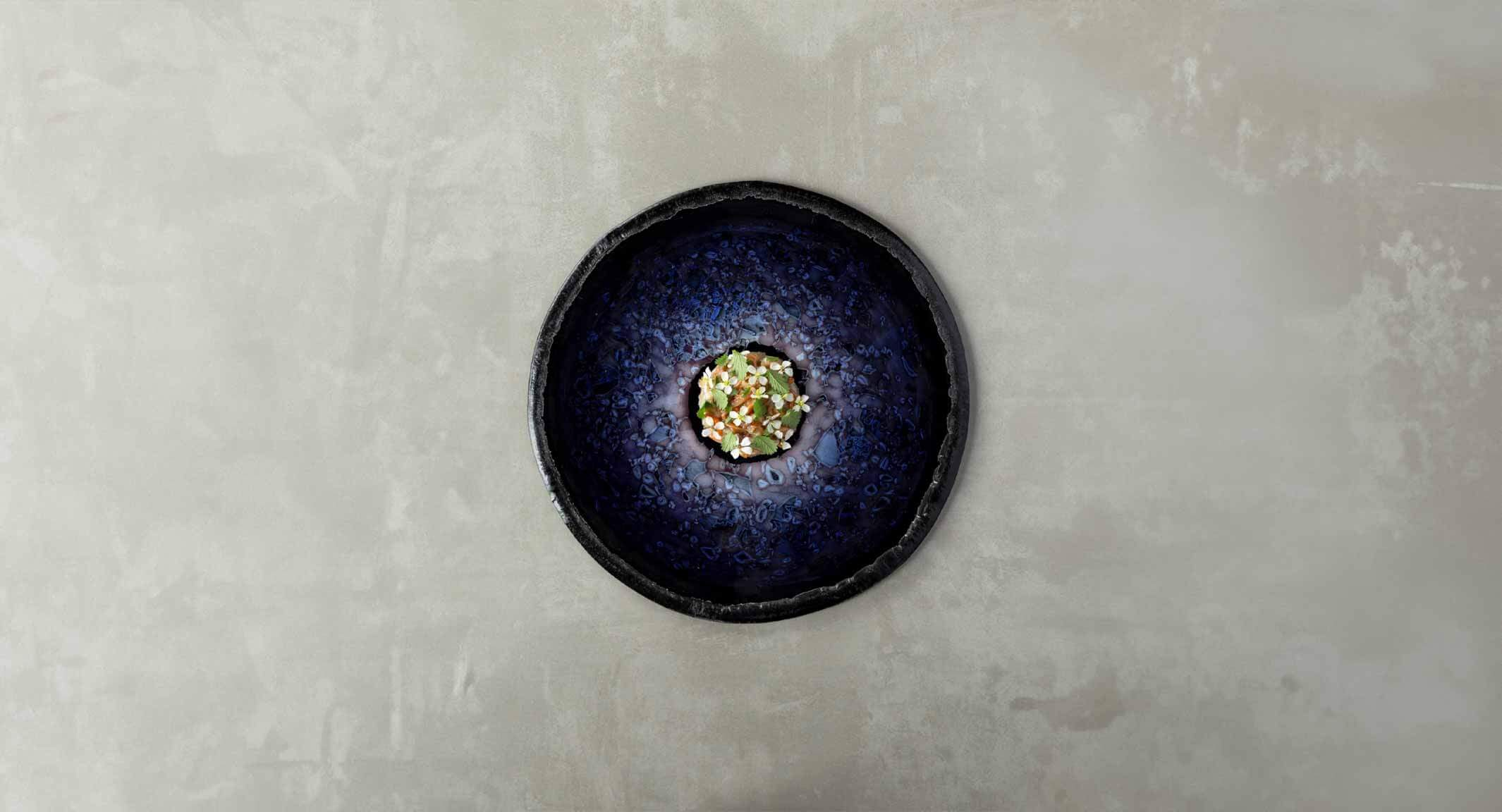 Chiara Pavan et le menu autour du café du Ristorante Venissa | Lavazza